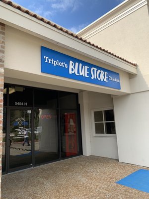 TRIPLET’S BLUE STORE CHICKEN - BLUEBONNET - Updated October 2024 - 33 ...