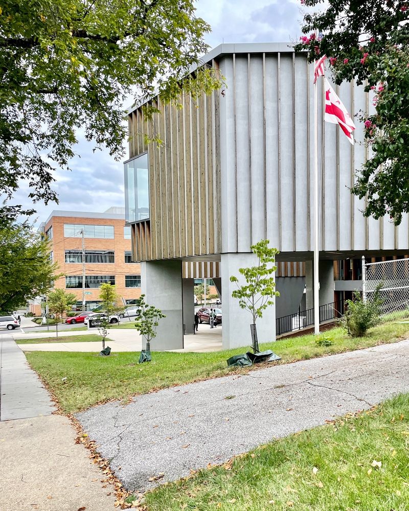 BELLEVUE NEIGHBORHOOD LIBRARY - Updated July 2025 - 77 Photos - 115 ...