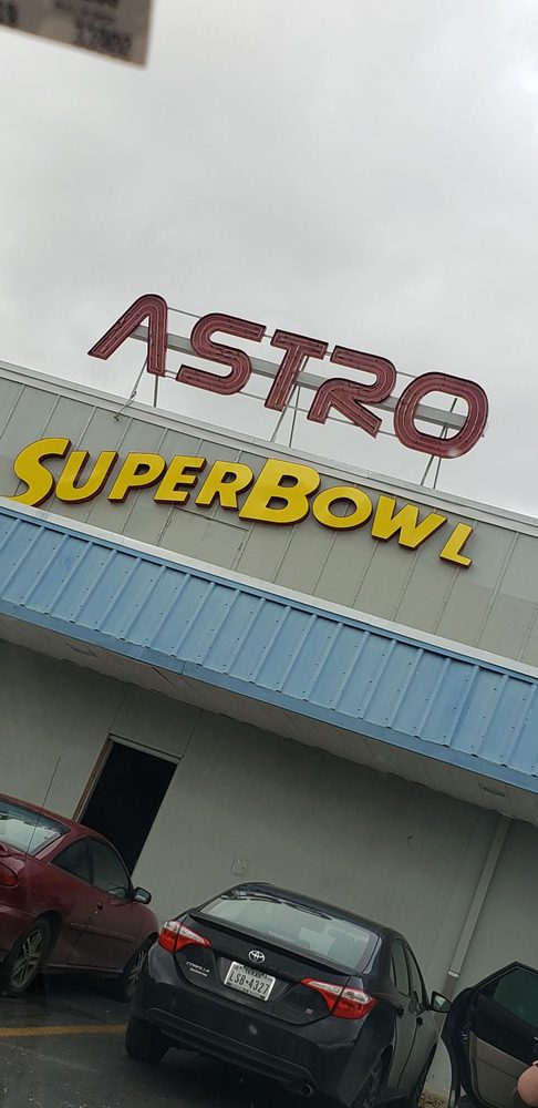 ASTRO SUPERBOWL - Updated July 2024 - 43 Photos & 55 Reviews - 3203 ...