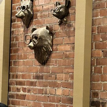 RED ON MAIN - Updated September 2024 - 103 Photos & 91 Reviews - 122 E ...