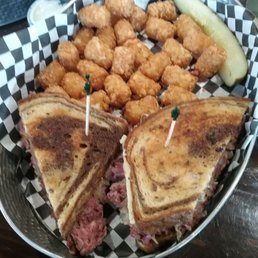 THE SUMMIT PUB - Updated November 2025 - 64 Photos & 73 Reviews - 11012 ...