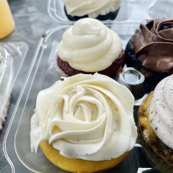 SWEET TOOTH CAFE & CAKES - Updated December 2025 - 207 Photos & 127 ...