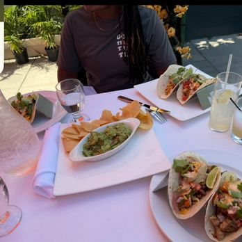 DC CAPITOL SQUARE BAR & GRILL - Updated August 2025 - 170 Photos & 81 ...