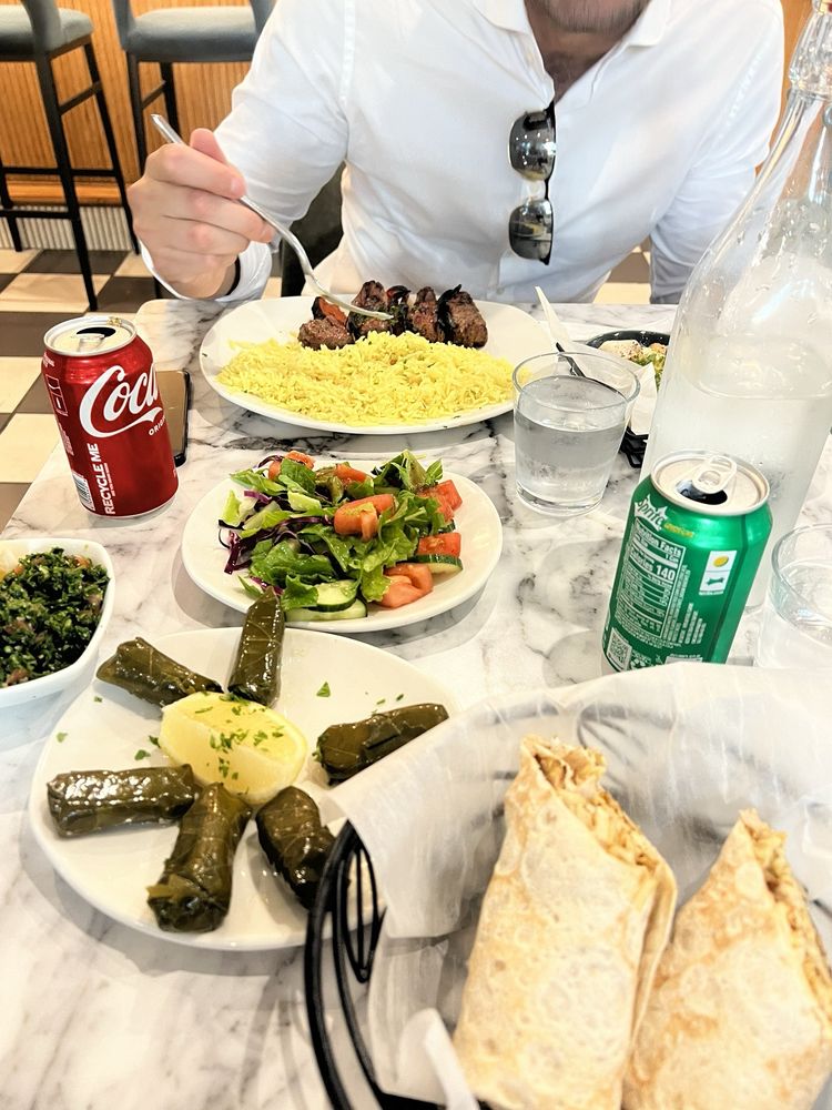 SINYA - Updated December 2025 - 132 Photos & 77 Reviews - 354 W Hubbard ...