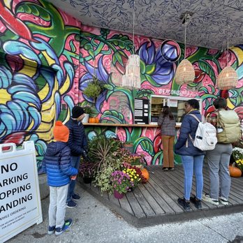 BEACON DOUGHNUTS - Updated July 2024 - 507 Photos & 215 Reviews - 810 W ...