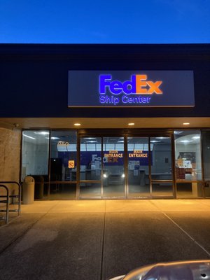 FEDEX SHIP CENTER - Updated December 2025 - 950 Bennett Rd, Orlando ...