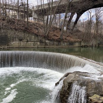 JAMES W ROUSE MEMORIAL DECK AT ROUND FALLS - Updated December 2025 - 44 ...