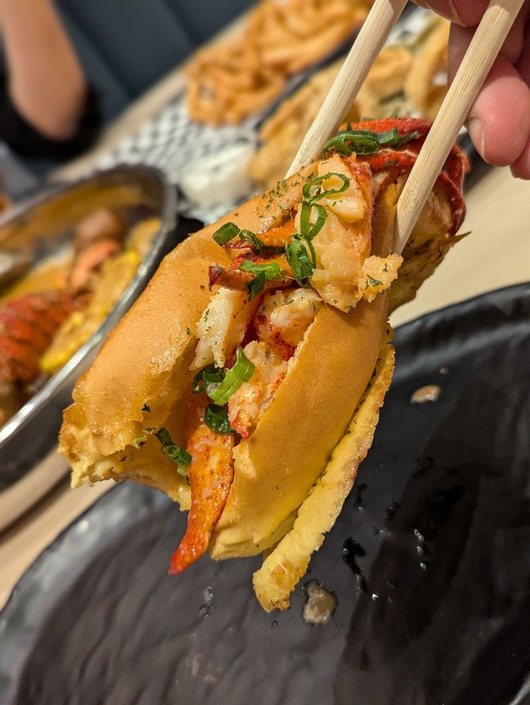 LOBSTER BOIL SEAFOOD HOUSE - Updated December 2024 - 25 Photos - 180 ...