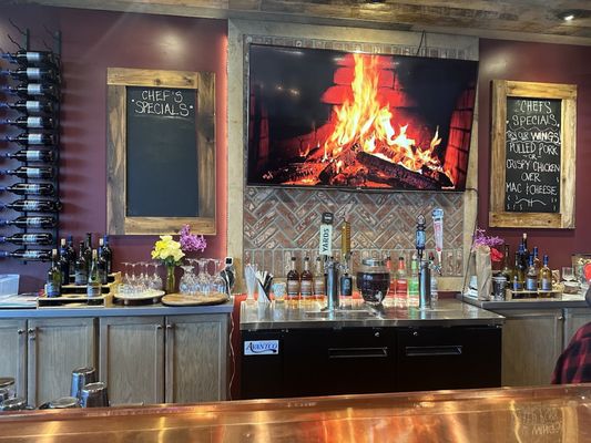 BETTY’S BAR & GRILL - Updated October 2025 - 15 Photos & 12 Reviews ...