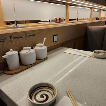 UZU REVOLVING SUSHI - Updated January 2025 - 350 Photos & 154 Reviews ...
