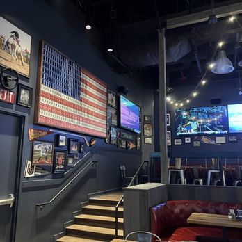 TAP SPORTS BAR EXCALIBUR - Updated September 2025 - 193 Photos & 71 ...