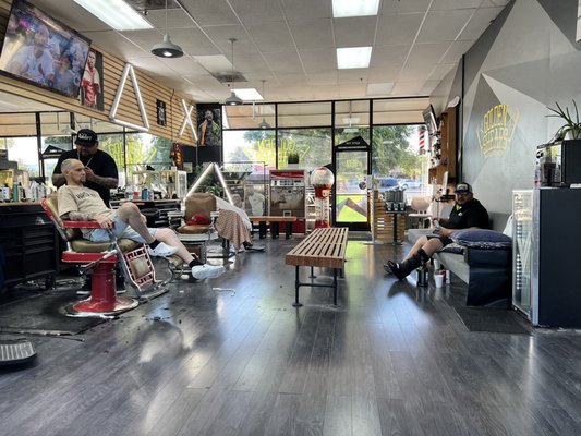 GOLDEN SHEARS BARBERSHOP - Updated December 2025 - 252 Photos & 81 ...