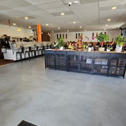 THE HANGOUT - Updated August 2025 - 561 Photos & 219 Reviews - 1908 ...