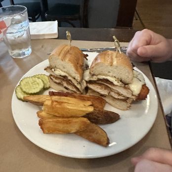 DIGGER’S ALES N’ EATS - Updated November 2025 - 161 Photos & 179 ...