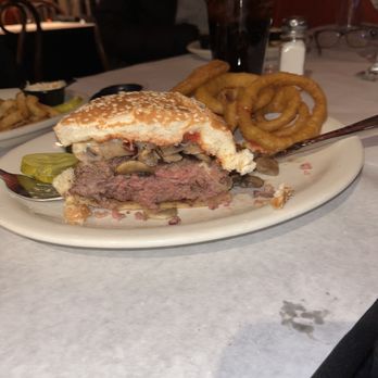 RACCOON SALOON - Updated December 2025 - 56 Photos & 139 Reviews - 1330 ...