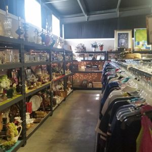 GOD’S STOREHOUSE - 2111 SW Chelsea Dr, Topeka, Kansas - 21 Photos & 18 ...