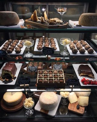 QUEEN VICTORIA PUB - Updated December 2025 - 26 Photos & 24 Reviews ...