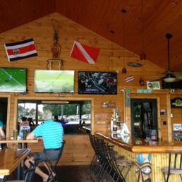 PARROT ISLAND GRILL - Updated May 2025 - 46 Photos & 102 Reviews - 1001 ...