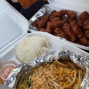 THAI KITCHEN - 128 Photos & 156 Reviews - 951 W Henderson Ave ...