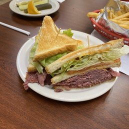 BREAD BASKET DELI - 50 Photos & 100 Reviews - 26052 Greenfield Rd, Oak ...