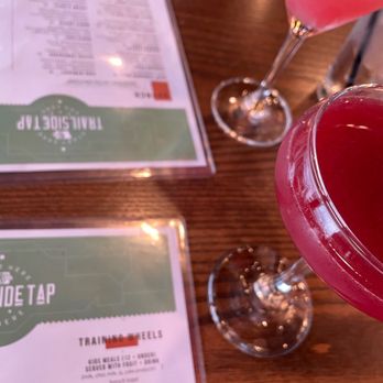 TRAILSIDE TAP - Updated September 2024 - 102 Photos & 106 Reviews - 710 ...