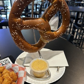 LONGSHOTS SPORTS BAR & GRILL - Updated September 2025 - 34 Photos & 13 ...