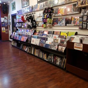 WOODEN TOOTH RECORDS - 17 Photos & 32 Reviews - 426 E 7th St, Tucson ...