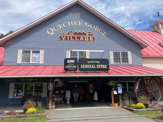 QUECHEE GORGE VILLAGE - Updated August 2024 - 40 Photos & 34 Reviews ...