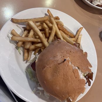 RED LINE DINER - Updated November 2024 - 725 Photos & 848 Reviews - 588 ...