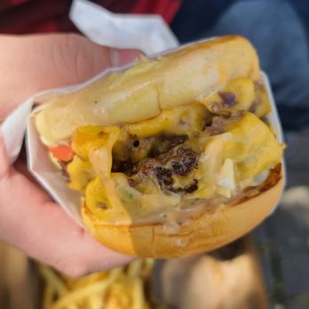 UNIBURGER - Updated October 2025 - 11 Photos - 50 Rue Saint-Zotique E ...