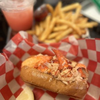 FAT CHEEKS HAWAII - 1287 Photos & 505 Reviews - 1200 Ala Moana Blvd ...