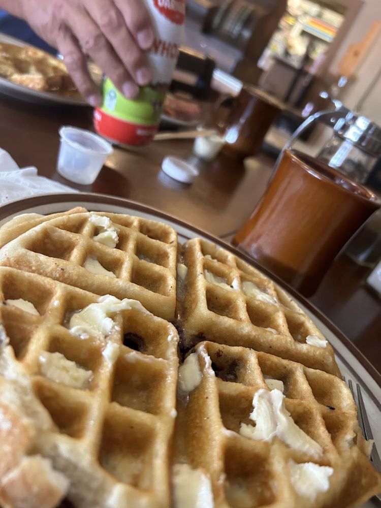 OREGON TRAIL STORE & DELI - Updated December 2025 - 58 Photos & 44 ...