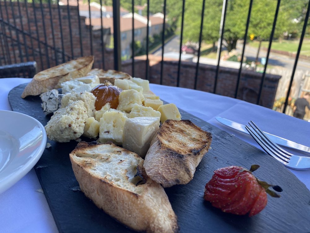 SO RESTAURANT-BAR - Updated July 2024 - 100 Photos & 92 Reviews - 3610 ...