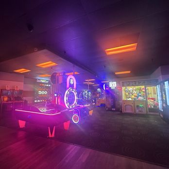 BOWLERO NORTH SACRAMENTO - Updated February 2026 - 188 Photos & 187 ...