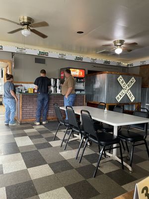 JONESYS JUNCTION - Updated June 2026 - 34 Photos & 36 Reviews - 906 E ...