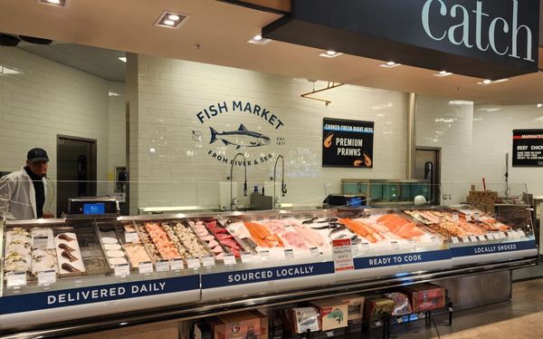 METROPOLITAN MARKET - Updated October 2025 - 46 Photos & 40 Reviews ...