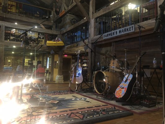 DOSEY DOE - BIG BARN - 127 Photos & 158 Reviews - 25911 Interstate 45 N ...