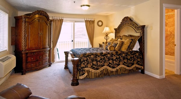 SILVERTON INN AND SUITES - Updated December 2025 - 46 Photos & 61 ...