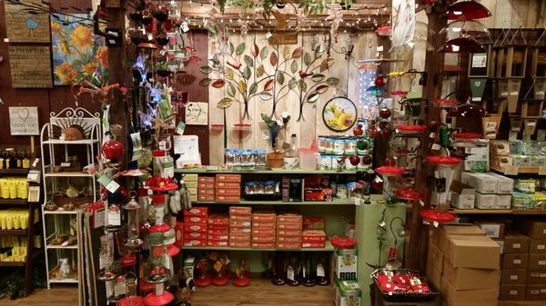 BACKYARD BIRD SHOP - Updated December 2025 - 16 Photos & 16 Reviews ...