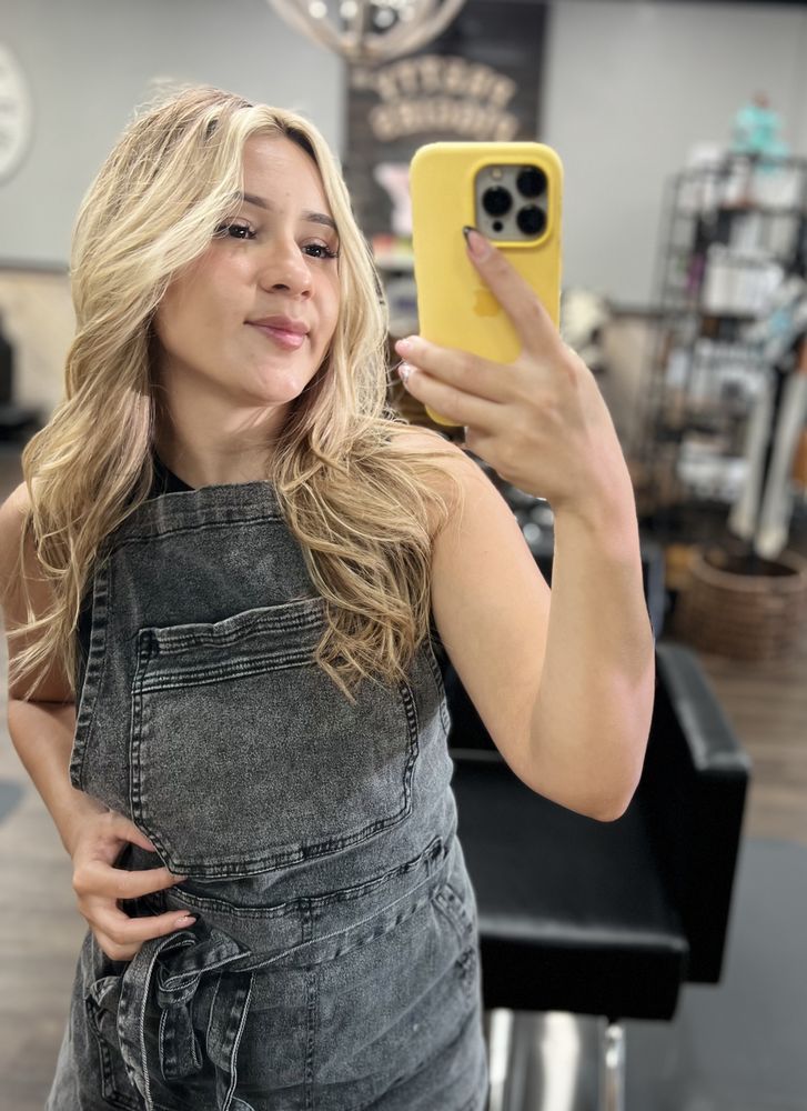 ELIZABETH FLSTYLIST - Updated June 2024 - 30 Photos - 8711 Cypress Lake ...