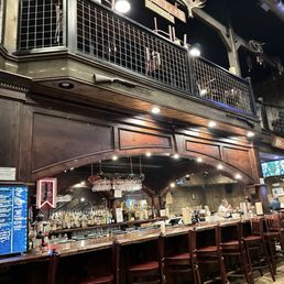 HOCHATOWN SALOON - Updated July 2025 - 155 Photos & 342 Reviews - 28 ...