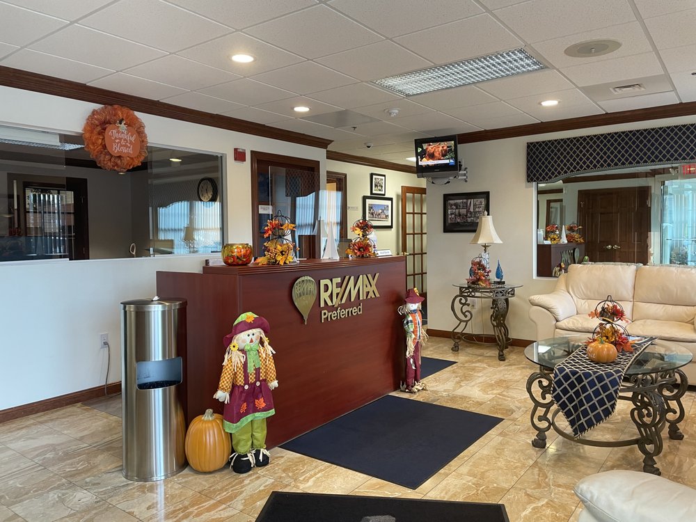 RICHARD ZOMPA-RE/MAX PREFERRED - Updated April 2025 - 1417 Douglas Ave ...