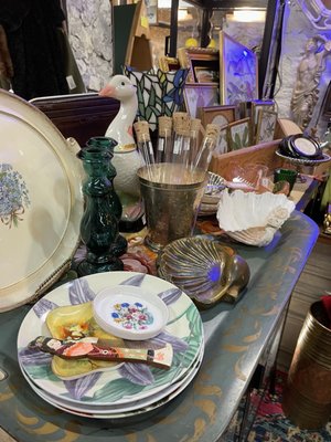 ABIGAIL PAGE ANTIQUE EMPORIUM - Updated September 2024 - 22 Photos ...