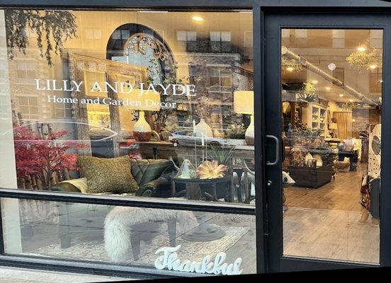 LILLY AND JAYDE - Updated September 2024 - 829 E Long St, Columbus ...