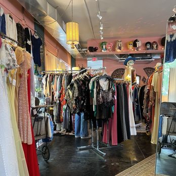 MAGPIE - Updated January 2026 - 35 Photos & 28 Reviews - 1960 SE ...