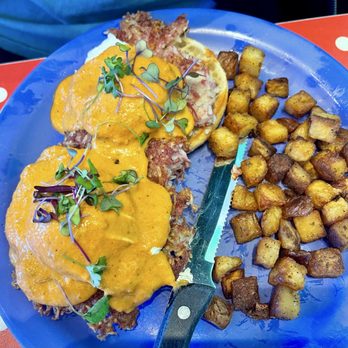 THE FRIENDLY TOAST - Updated December 2025 - 612 Photos & 736 Reviews ...