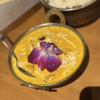 RAJ SAFFRON HOUSE - Updated June 2025 - 99 Photos & 40 Reviews - 124 ...