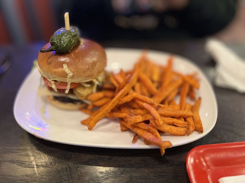 RED ROBIN GOURMET BURGERS AND BREWS - Updated December 2025 - 215 ...