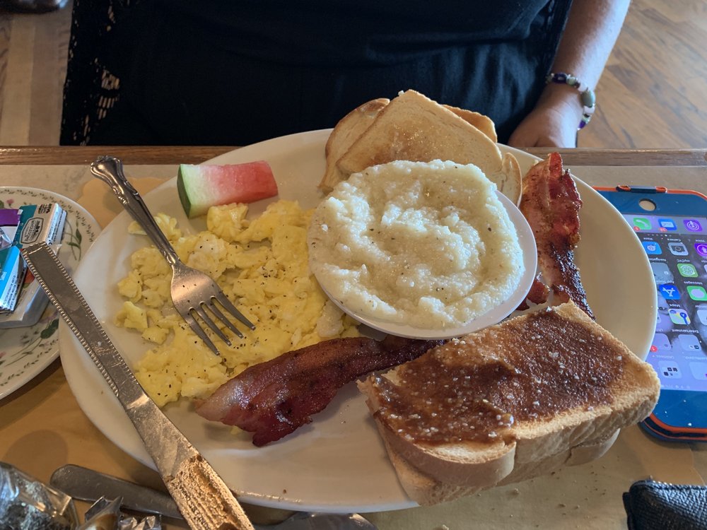 CHAT & CHOO - 45 Photos & 64 Reviews - 130 W Montgomery St, Villa Rica ...