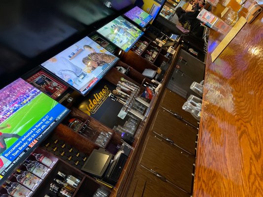 SIDELINES SPORTS BAR AND GRILL - Updated December 2025 - 245 Photos ...